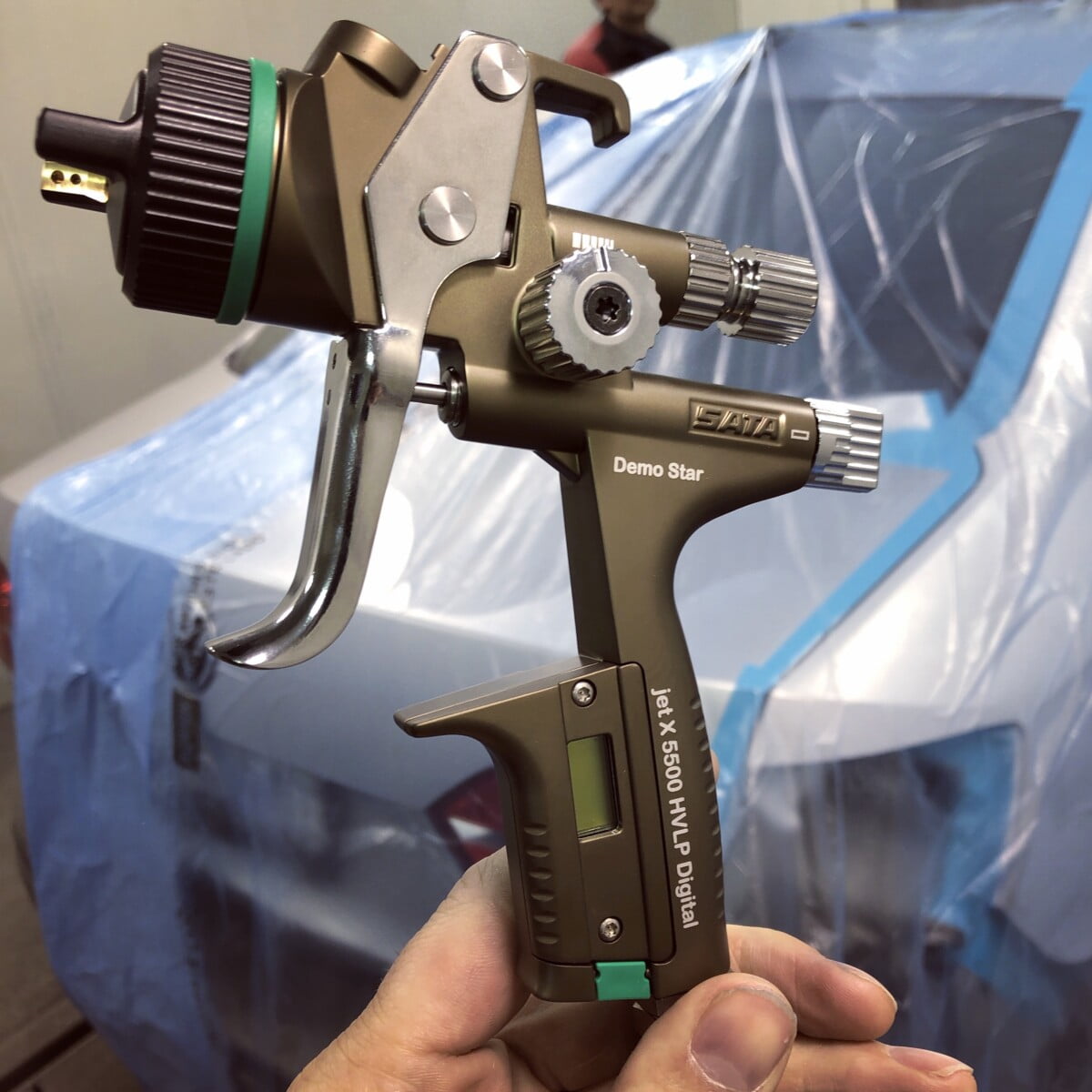 Sata 5500 RP vs Iwata WS400 - Refinish Network